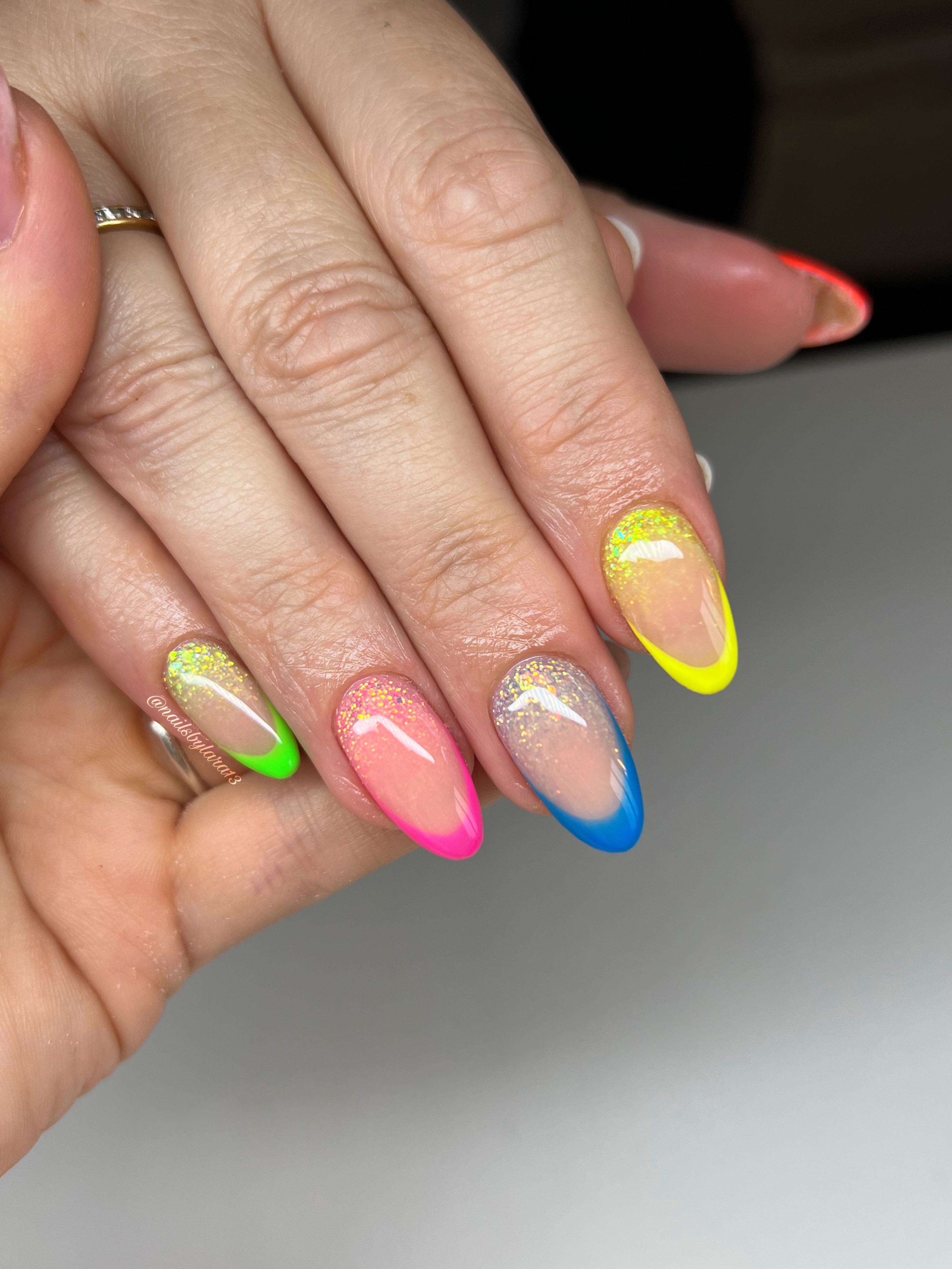 Cliquesy - Nails By Lara